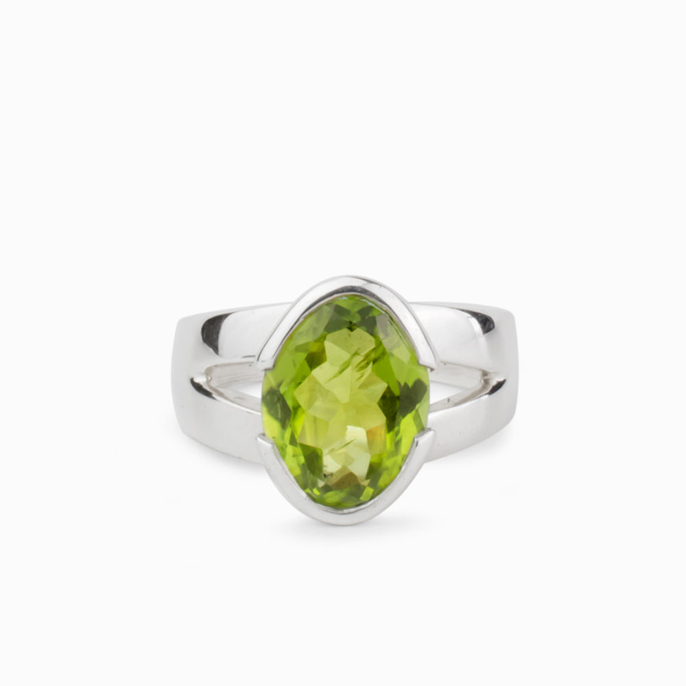 Peridot Ring | Made In Earth AU