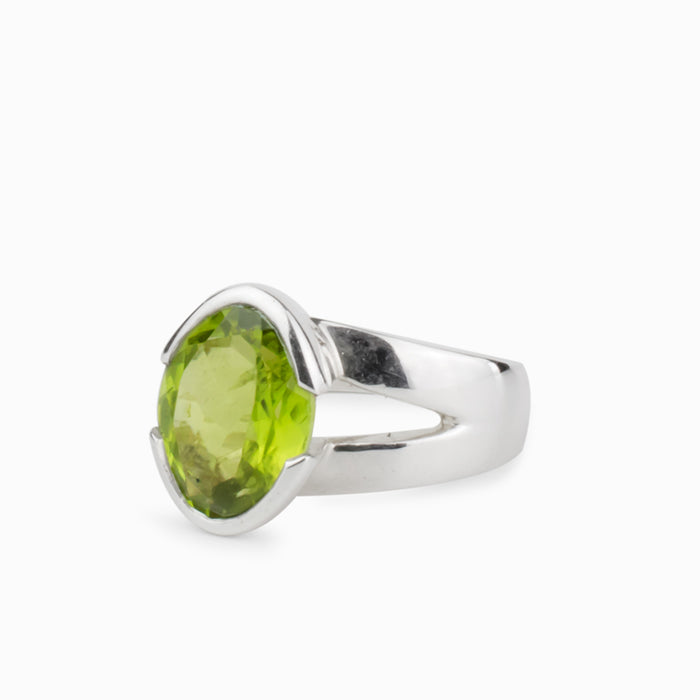 Peridot Ring | Made In Earth AU